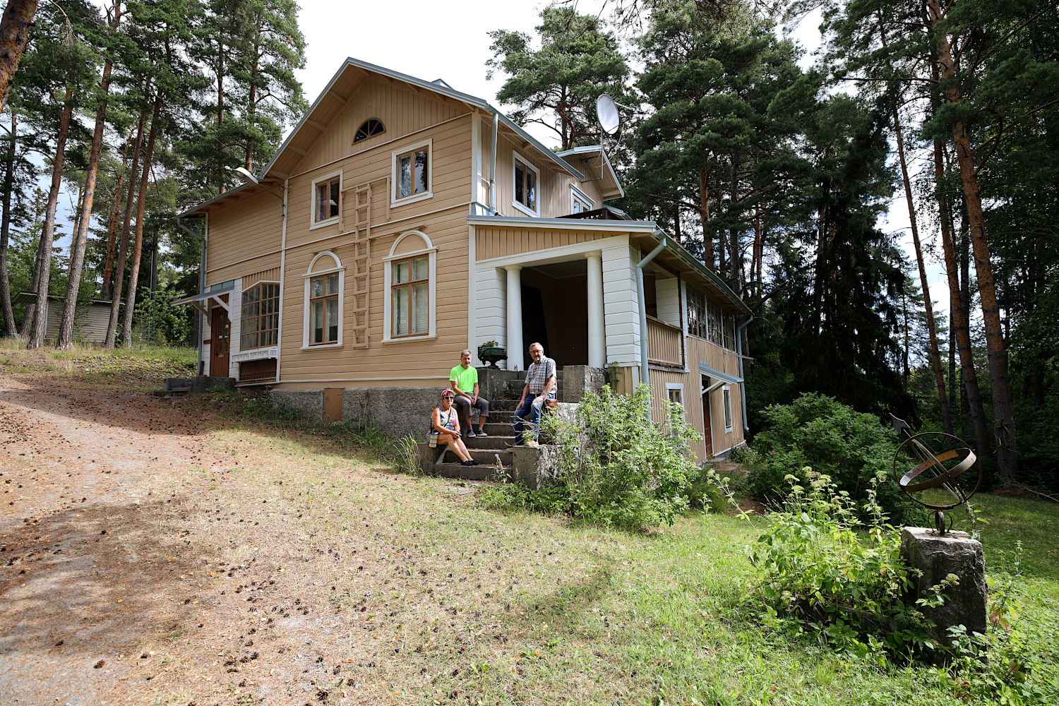 KARAVAANARIT PANEVAT MARGARETAN ALUEEN KUNTOON